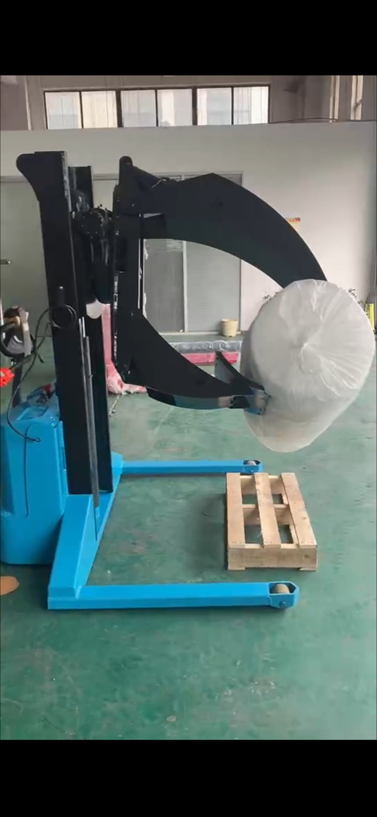 Electric pallet stacker 1000-2000 kg forklift truck with paper roll ...